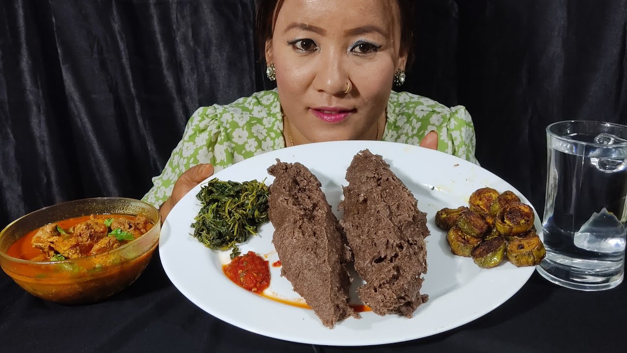 Local Chicken Curry & Nepali National Food Dhido || Kodoko Dhido ...