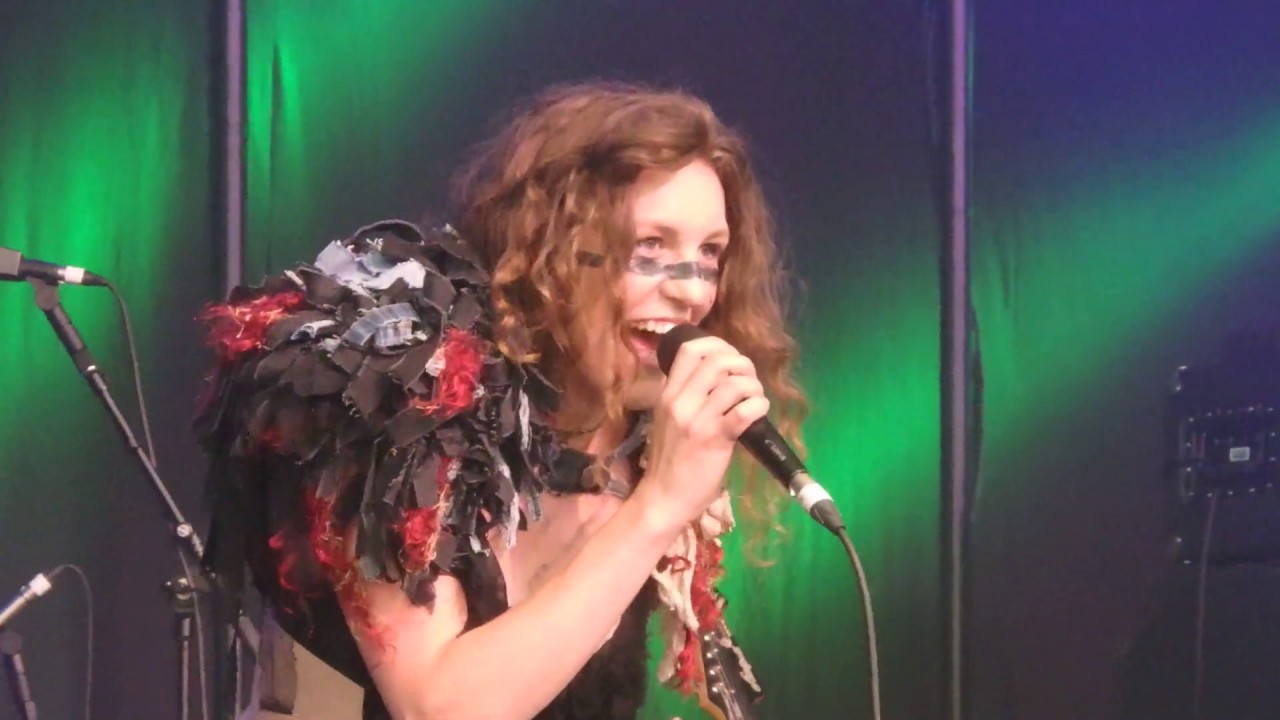 Amy Montgomery Live at Cambridge Folk Festival 2019 "Trampled Under ...