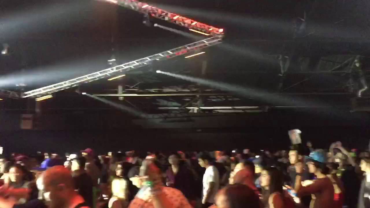 NOS CENTER/WE R NRG! - YouTube