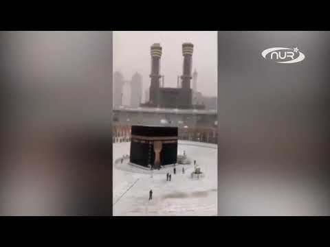 Субханаллах! Над Каабой гром и молнии!
