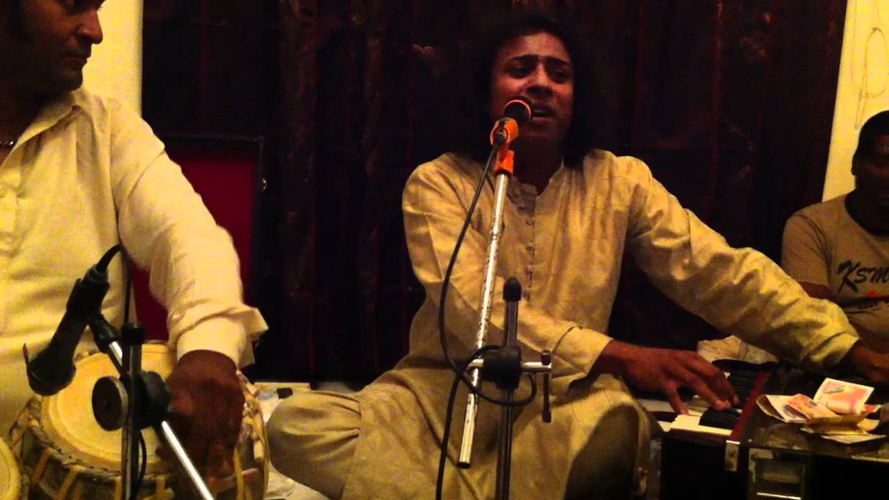 Mussarat singing Sanwarey.MOV - YouTube