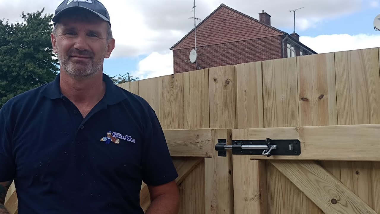 HOW TO FIT A CURVED GATE!!! - YouTube