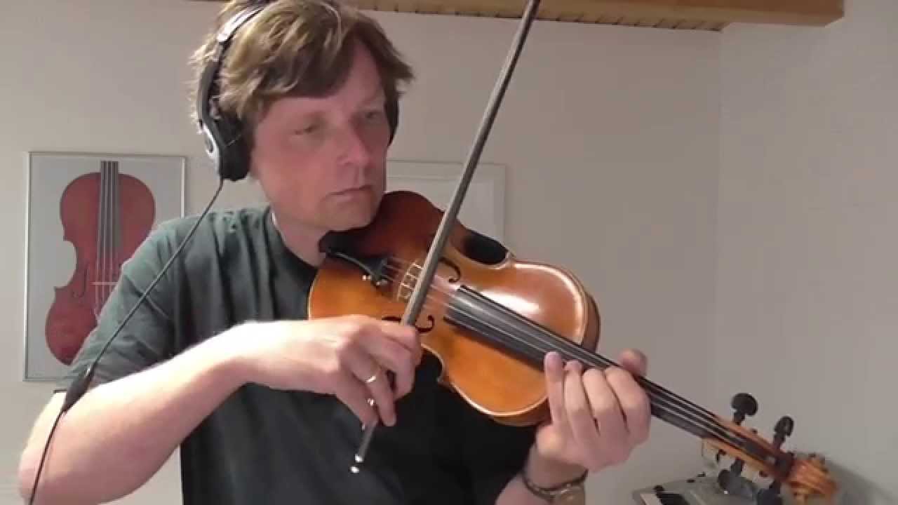 Comparison wooden violin vs. carbon fiber violin Vivaldi - YouTube