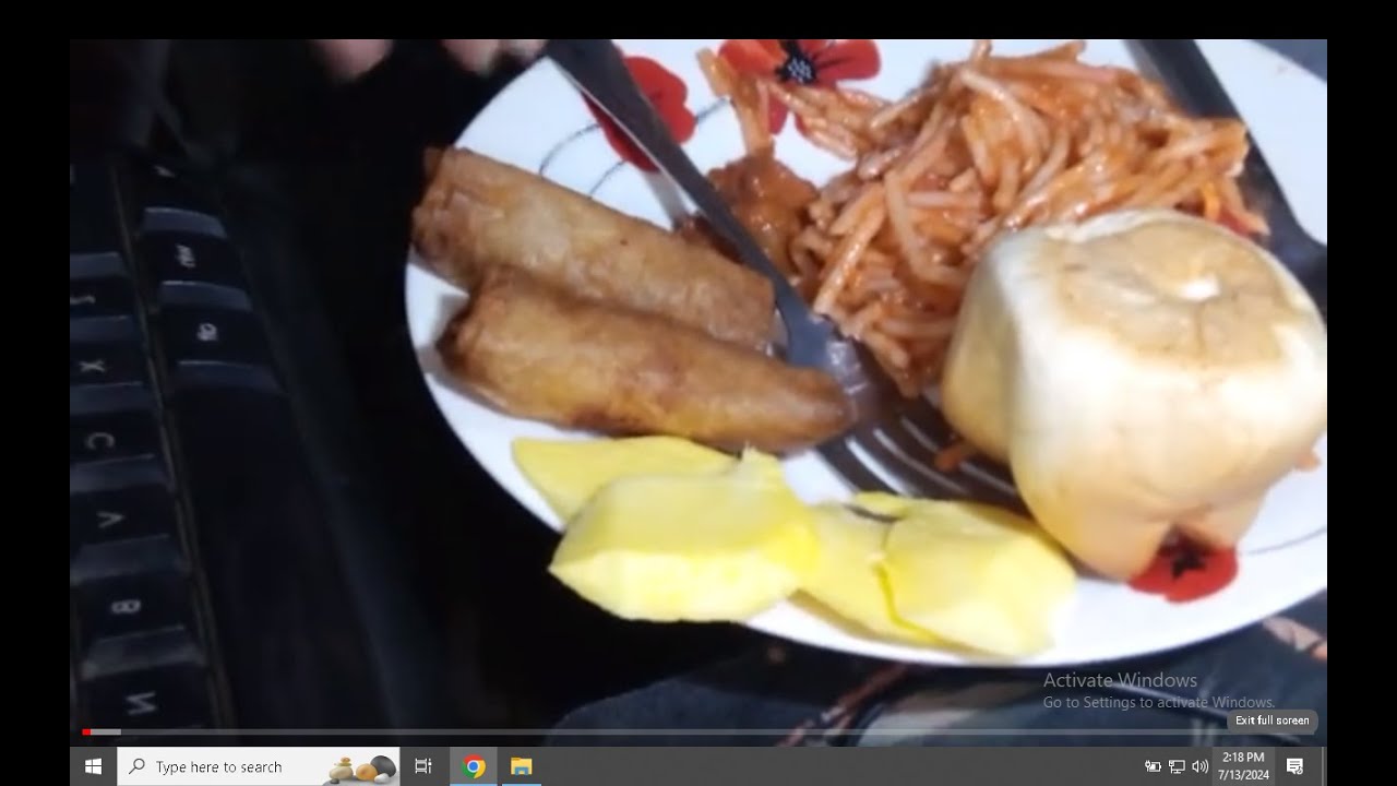 Yummy Snacks Green Mango Bread palaman Spaghetti plus Lumpia ! #yummy # ...