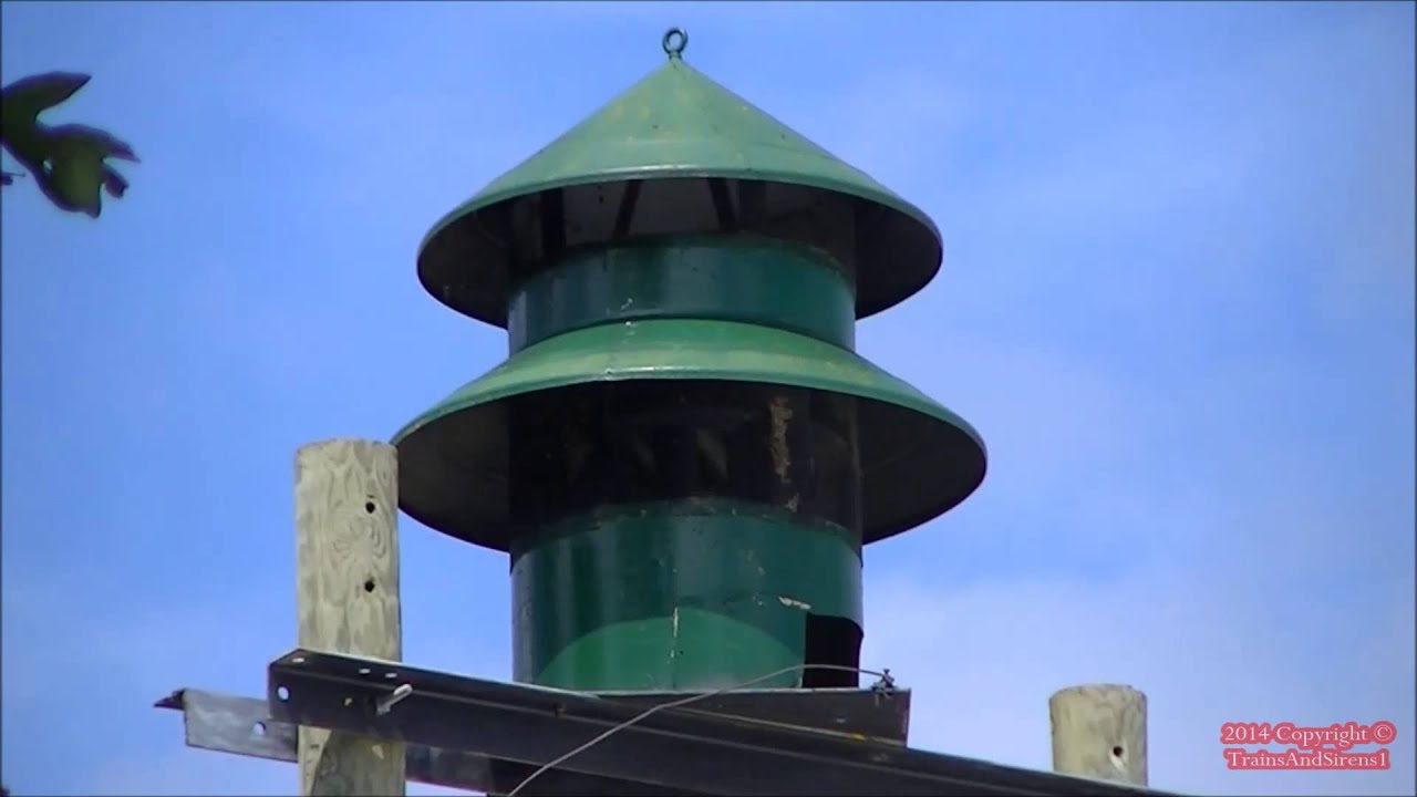 FS&S Model 5 Alert & 2 Attack Modes w/ Squirrel Jumps off Tornado Siren ...