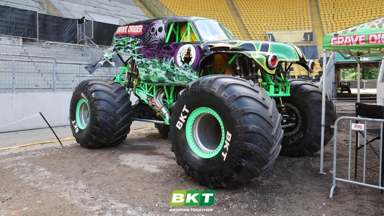 Monster Jam - Highlights aus Dresden 2023 - YouTube