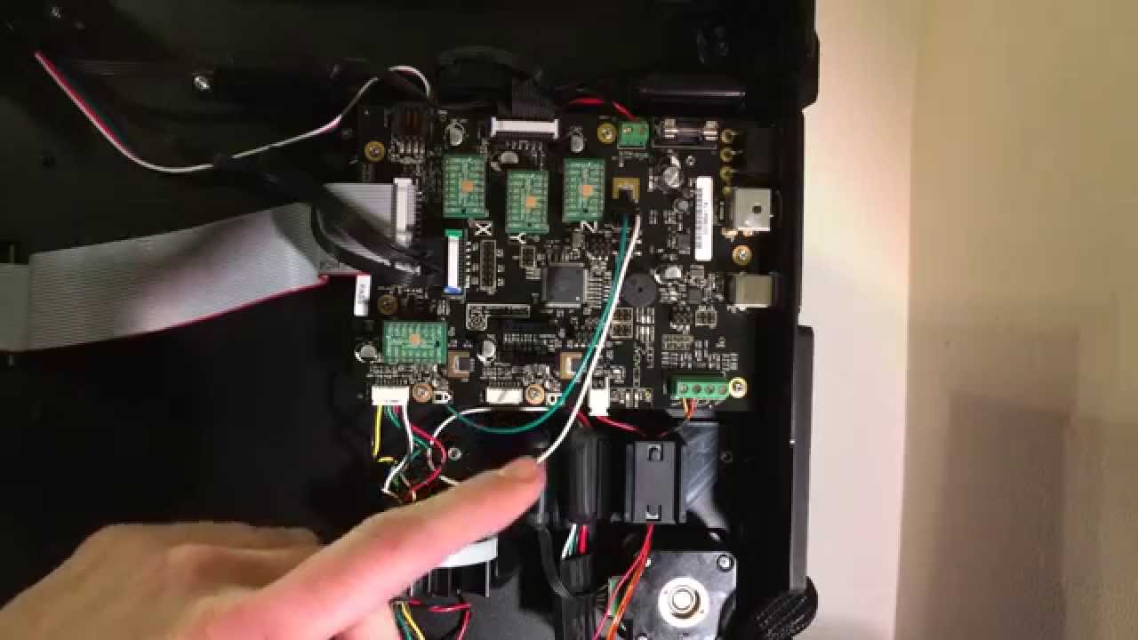 Installing a HBP on Replicator 2 - YouTube