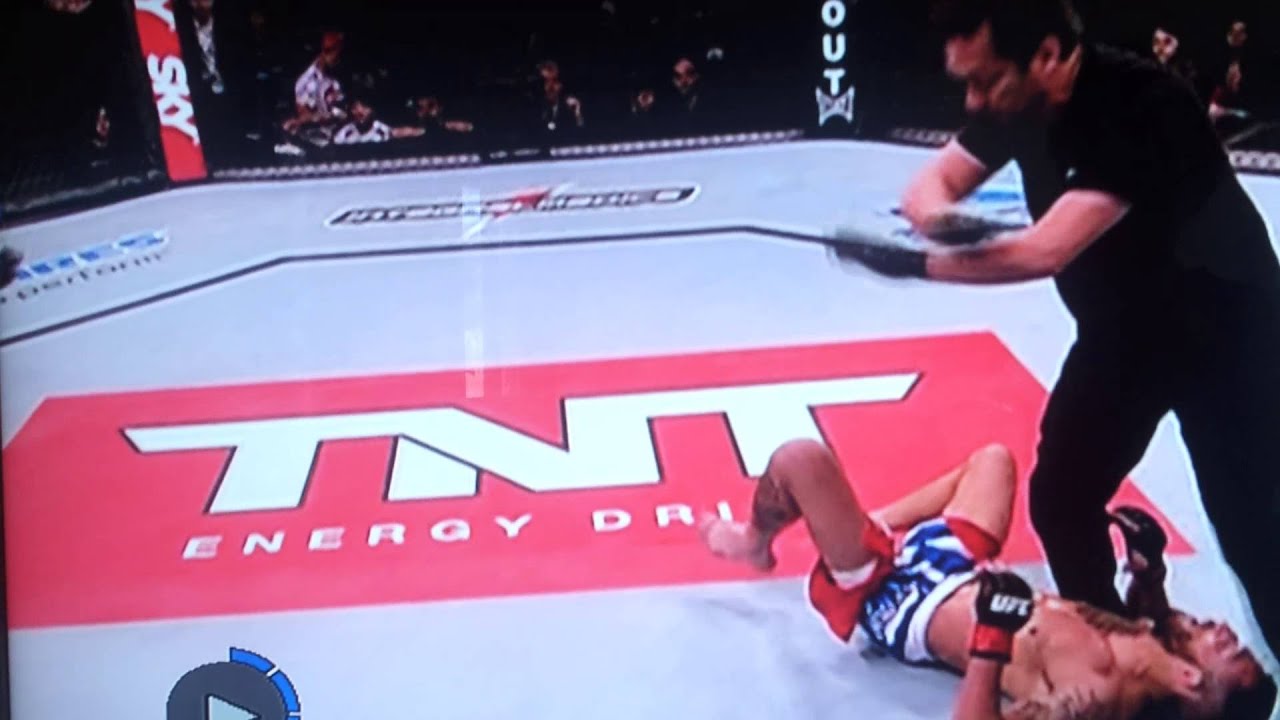UFC back flip fail - YouTube