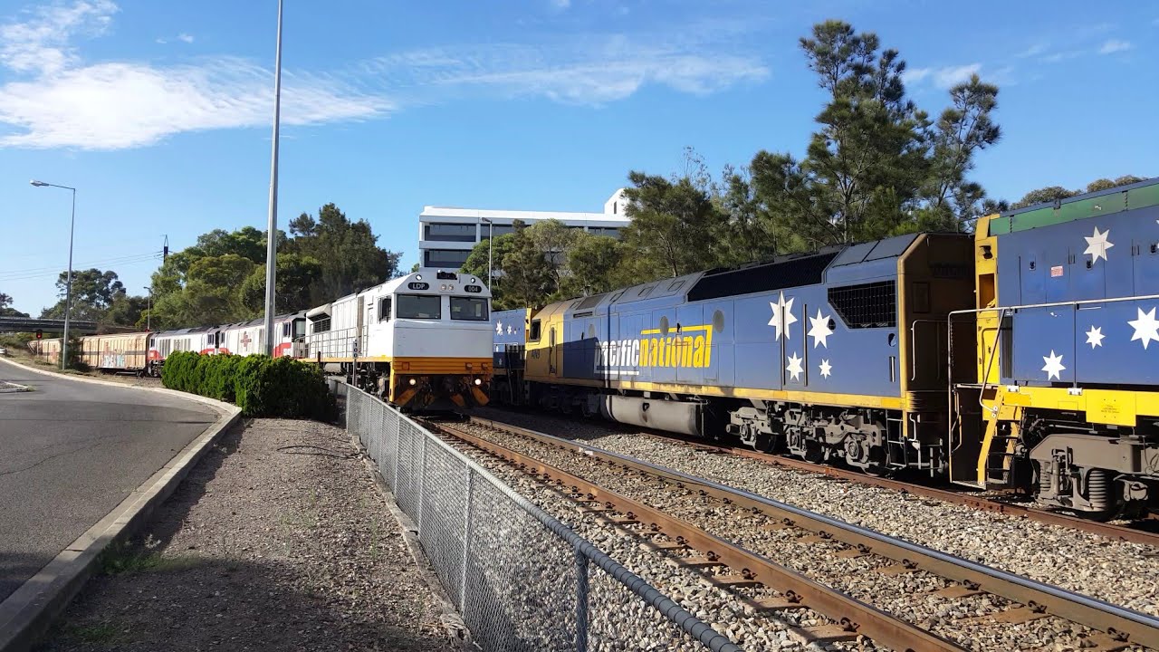 Freight Double Cross at Keswick, Adelaide - 6/2/18 - YouTube