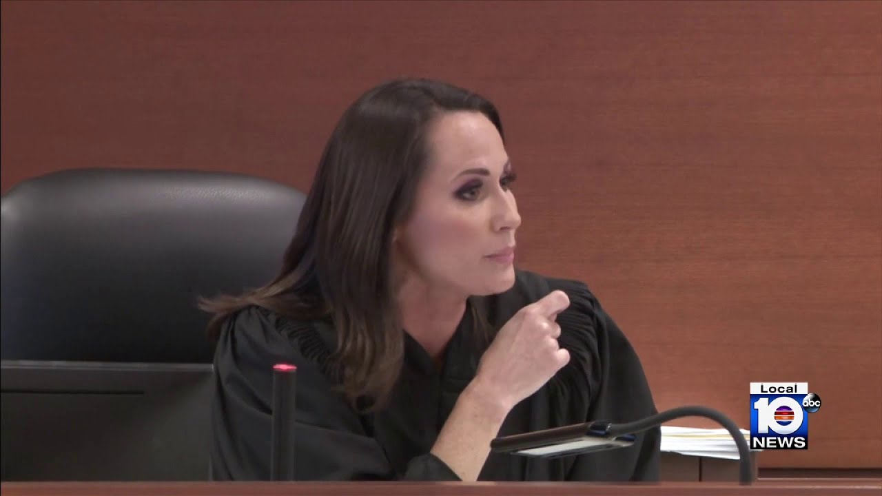 Judge and defense clash during Parkland sentencing hearing - YouTube