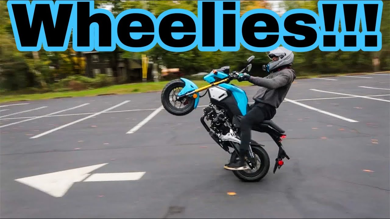 Practicing Wheelies and Stoppies on my 2020 Honda Grom - YouTube