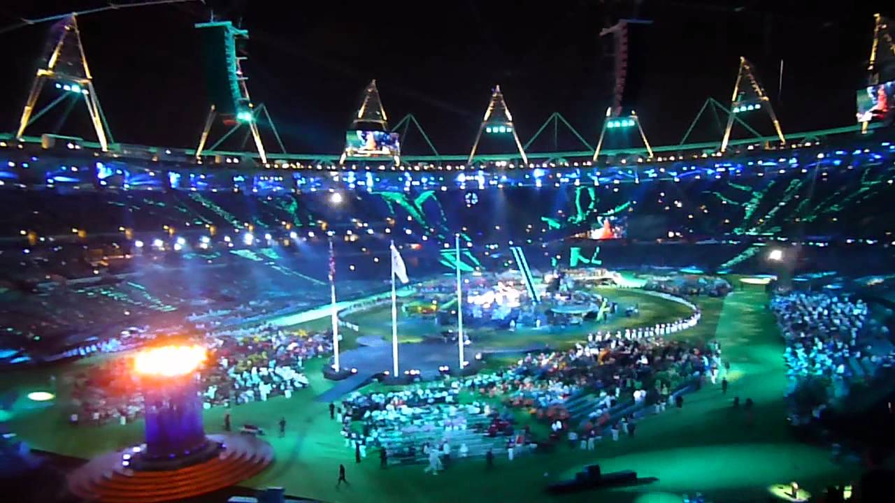 Coldplay - Princess of China Featuring Rihanna Live - YouTube