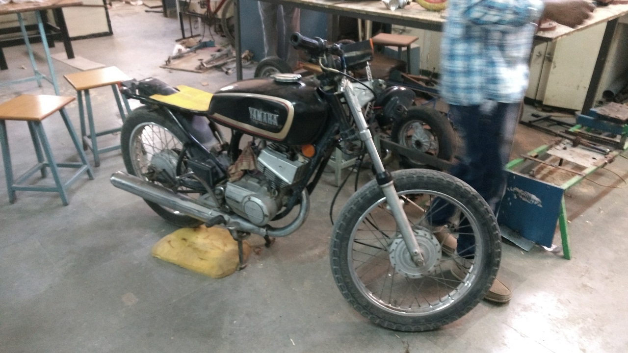 RX 135 SIMPLE modification | cafe racer - YouTube