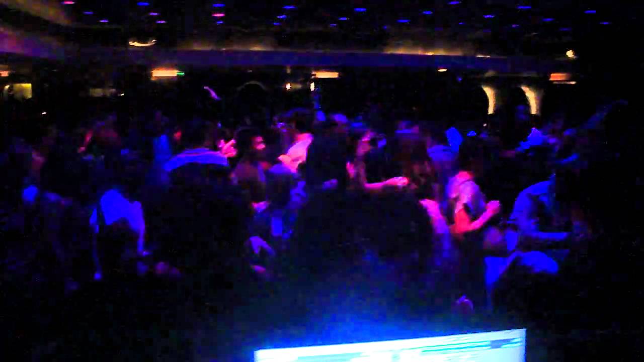 DJ Five Star spins FM "Like a G6" at club INDUSTRY 10/2/10 promoter Jon ...