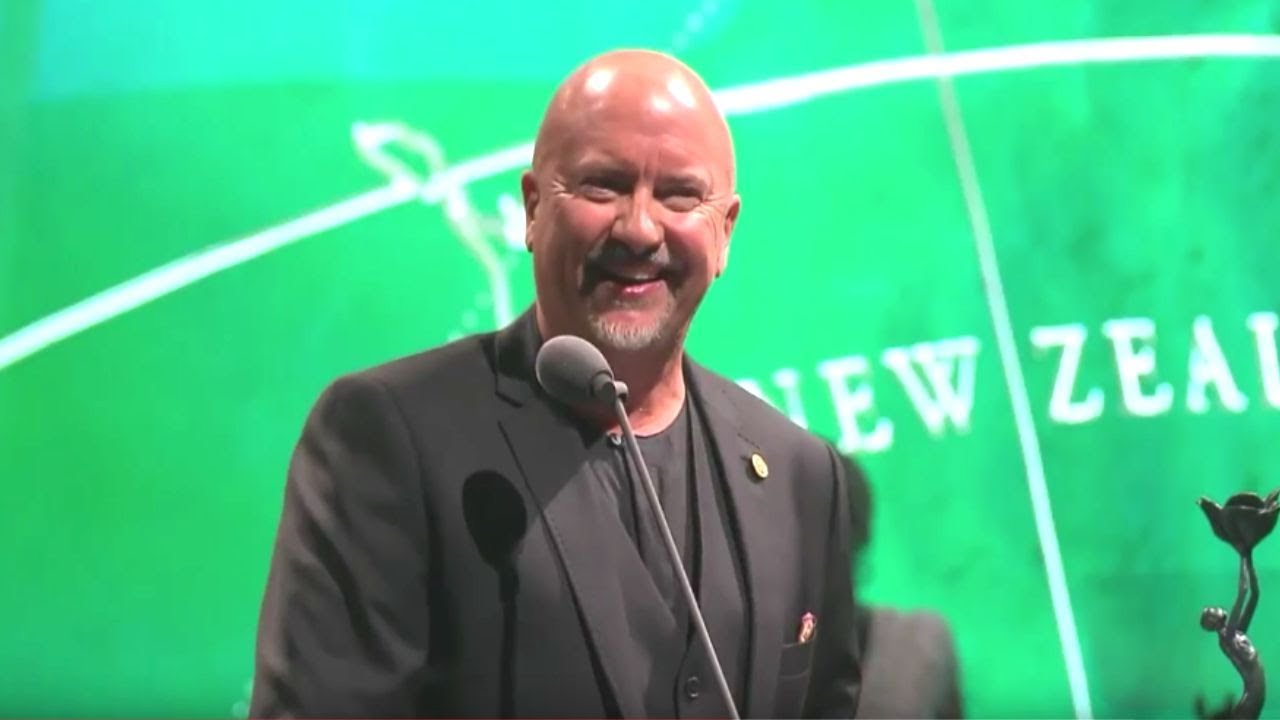 World Class New Zealand Awards 2017 - Robert Oliver - YouTube
