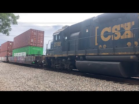 CSX 878 Leads Long CSX I038 Double Stack Train NB With Awesome Horn Salute - YouTube