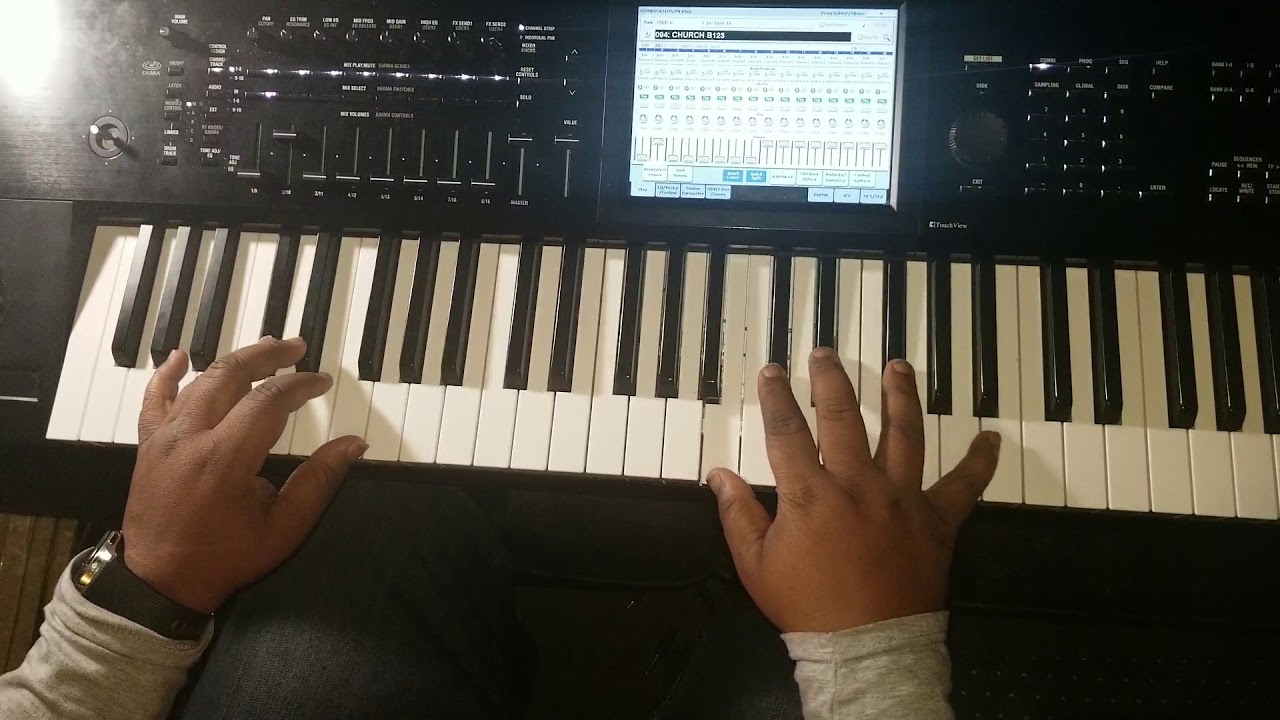 Roll some mo by Lucky Daye piano tutorial - YouTube