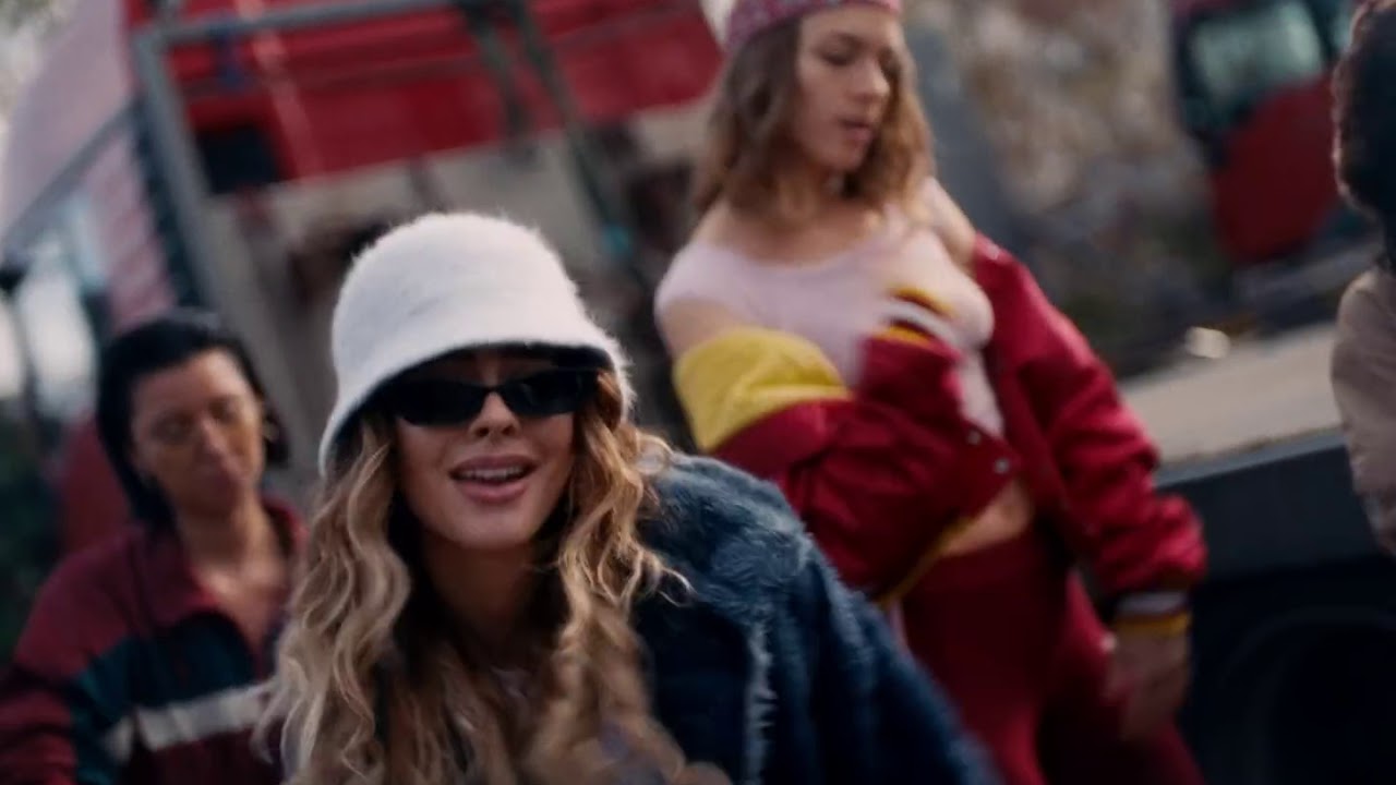 HUGEL feat Amber van Day WTF Official Video - YouTube