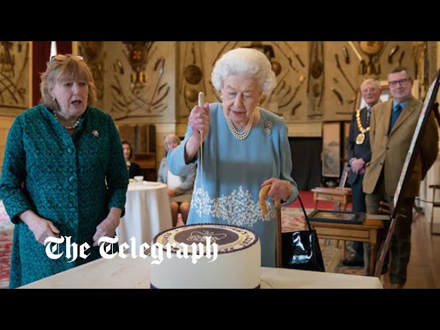 Queen Cuts Cake With Sword This Video Of The Queen Cutting Her Cake