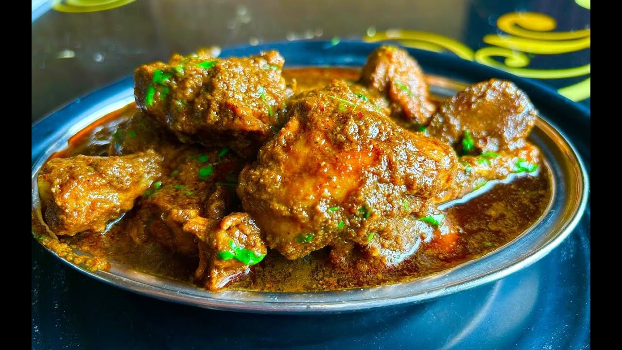 Maharashtrian Style Chicken Chicken Sukha Recipe | Black Chicken Recipe ...