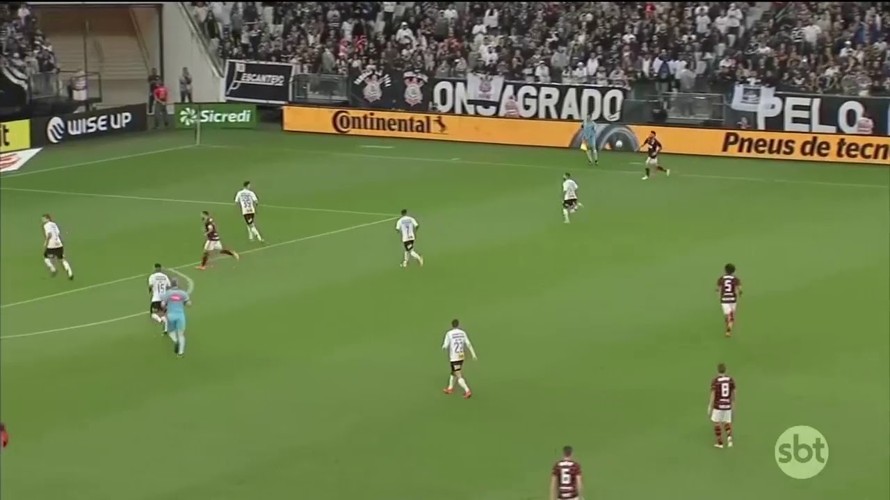 Flamengo vence o Corinthians no Itaquerão lotado - YouTube