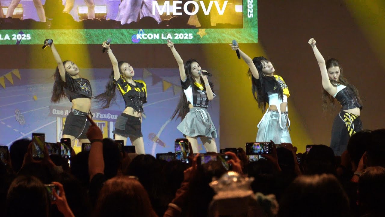 [4K] 250802 MEOVV(미야오) - Body | KCON LA 2025 - YouTube