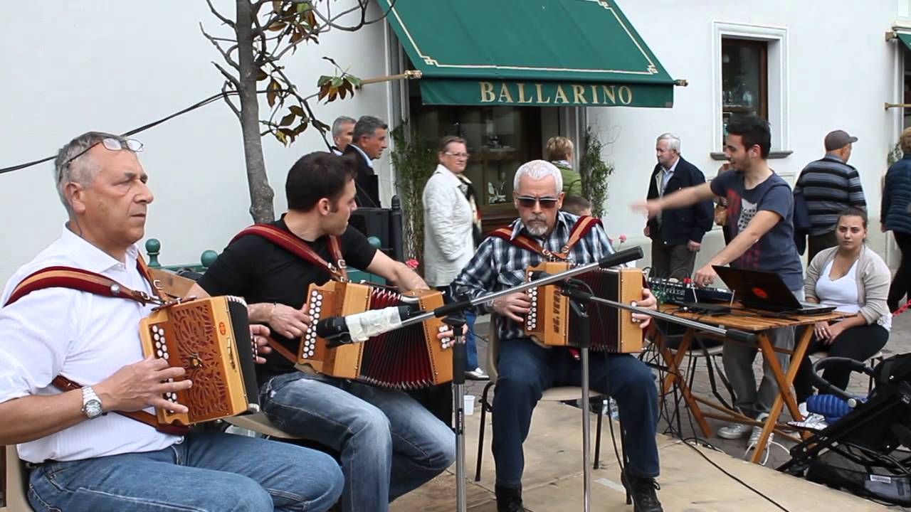 Bourree a 2 - YouTube