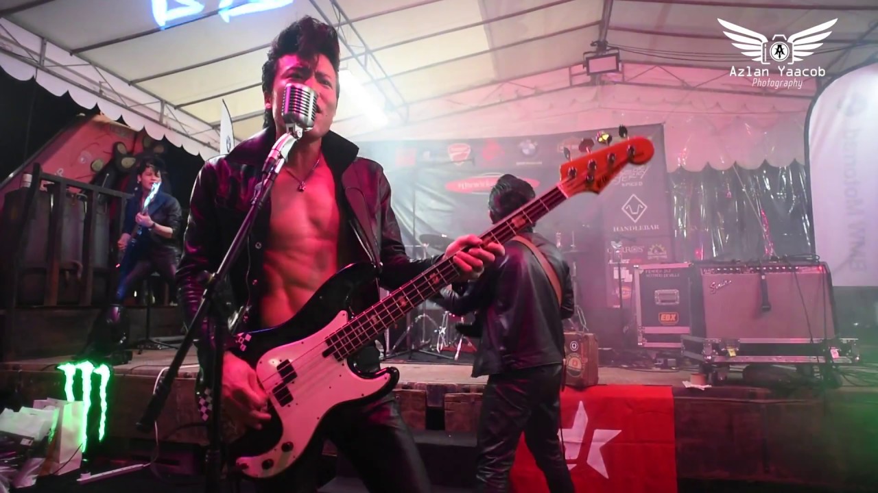 Johnny Pandora Live in Wicked Wallop 2018 - YouTube