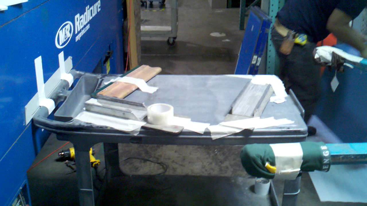 Printing on metal boxes - YouTube