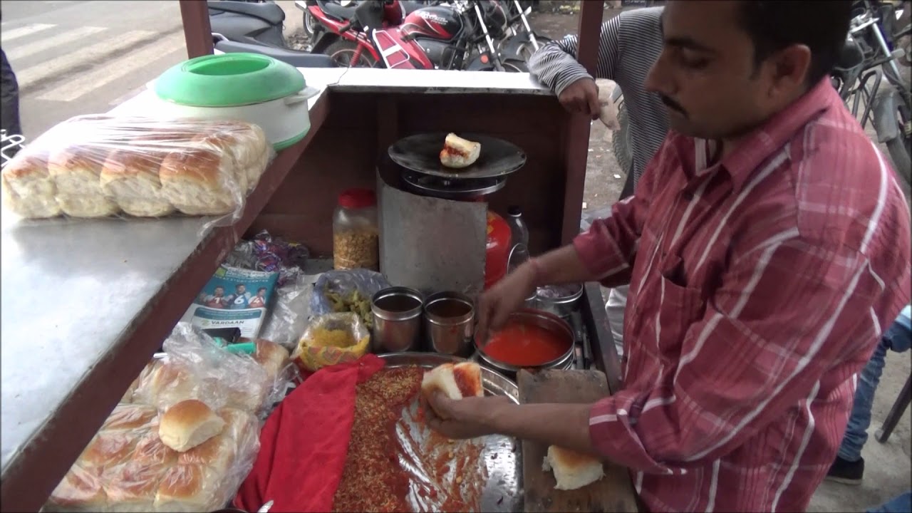Kutchi Dabeli: Indian Street Food at "Shree Jalaram Dabeli and Vada Pav ...