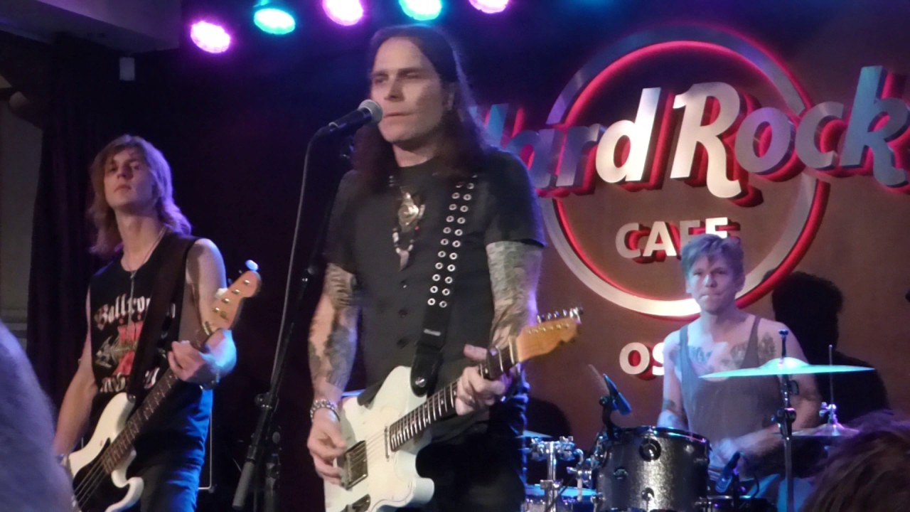 Mike Tramp w/Lucer - Better Off "Live" Hard Rock Café Norway 10.11.2016 ...