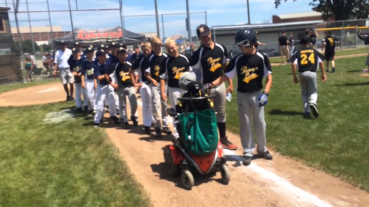 The Grosse Pointe Little League team's biggest fan - YouTube