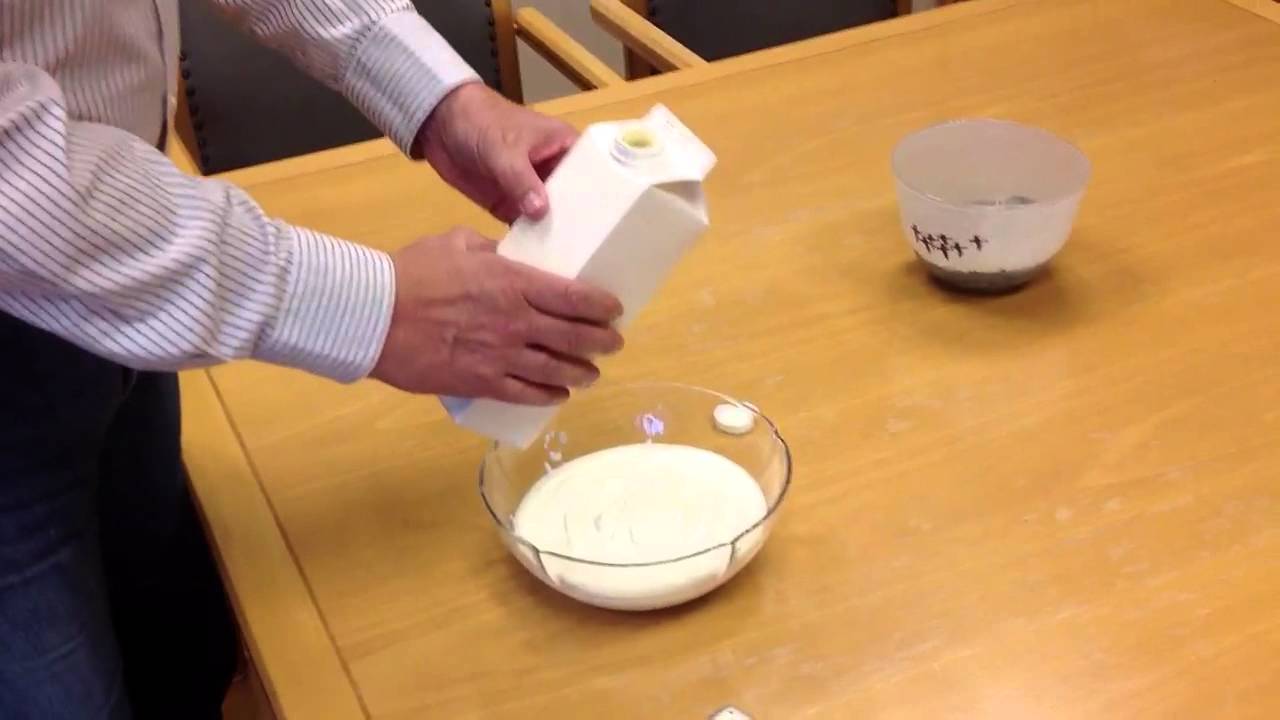 Easy squeeze saving yoghurt. - YouTube