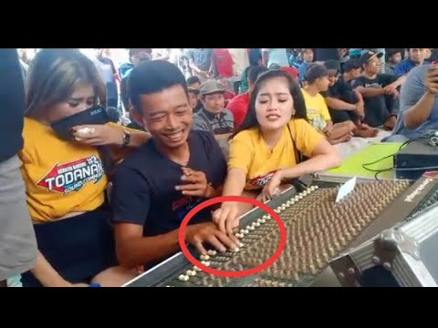 tangan jahilnya SPG bikin ngewel opratore