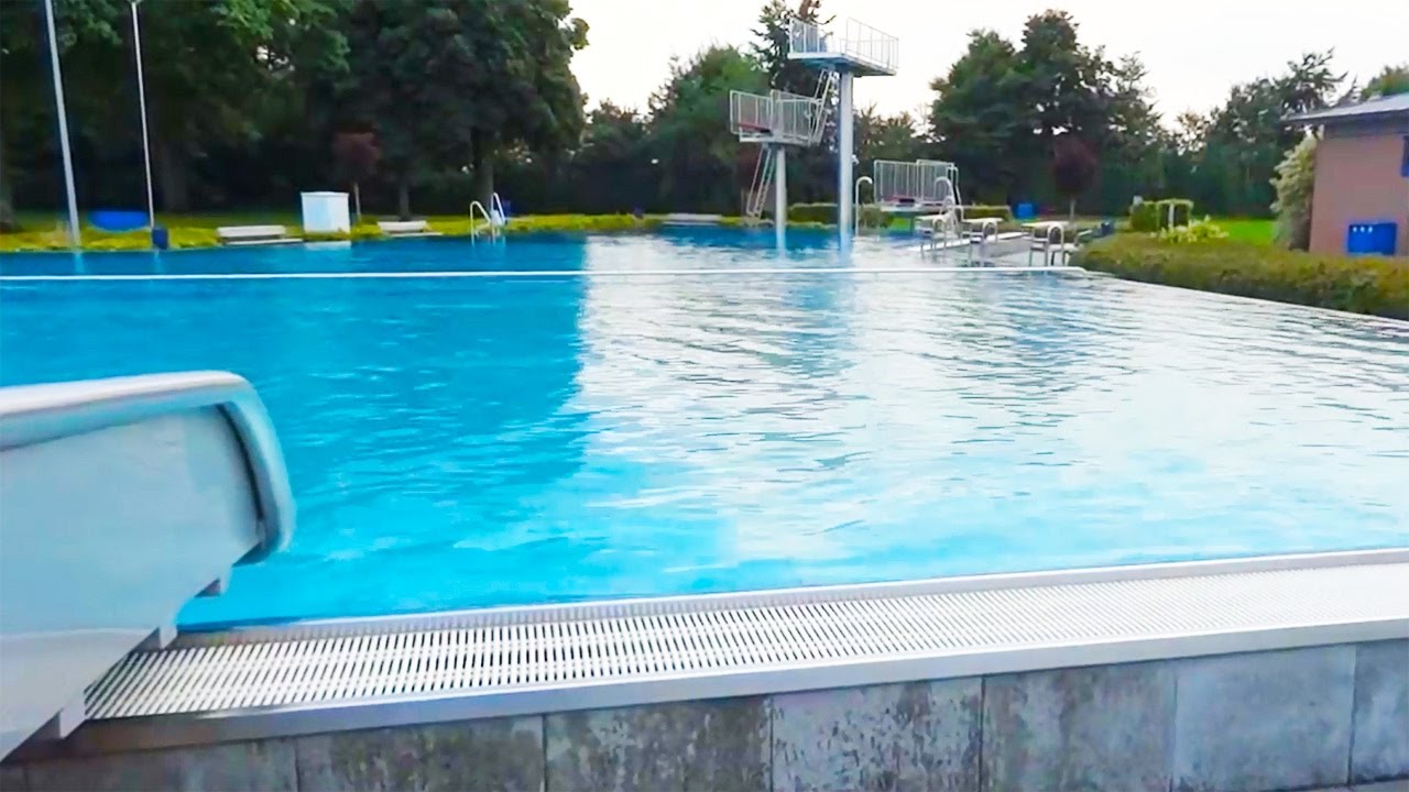 Freibad Rhede - Hallenbad und Freibad zugleich - Mit Wellenrutsche und ...