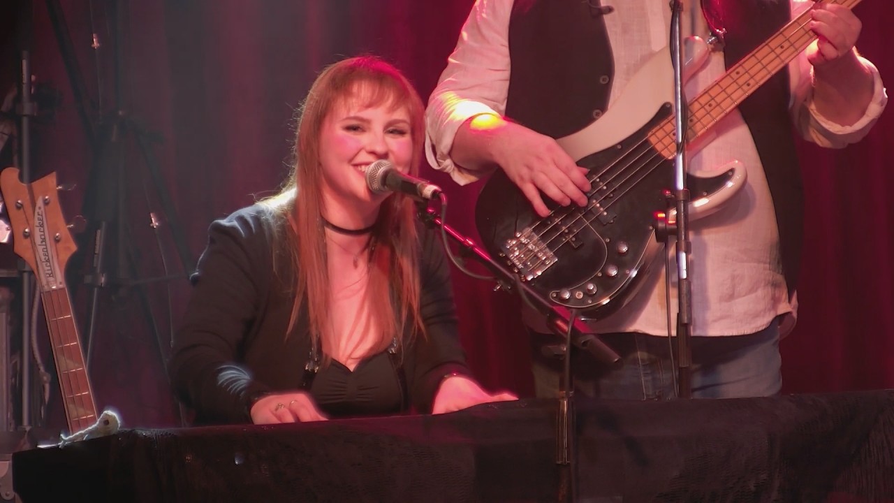 "You Make Loving Fun" Fleetwood Mac cover performed by Songbirds: A ...