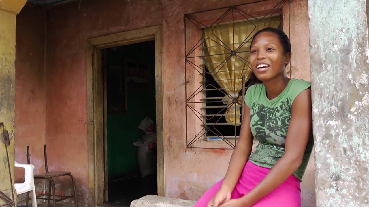 Nakisha solo quiere estudiar - YouTube