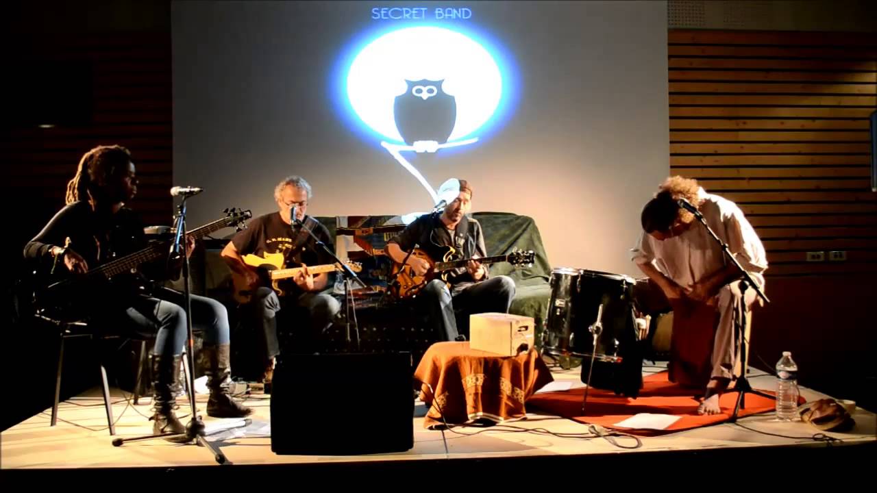 Le Secret Band : Strange World - YouTube