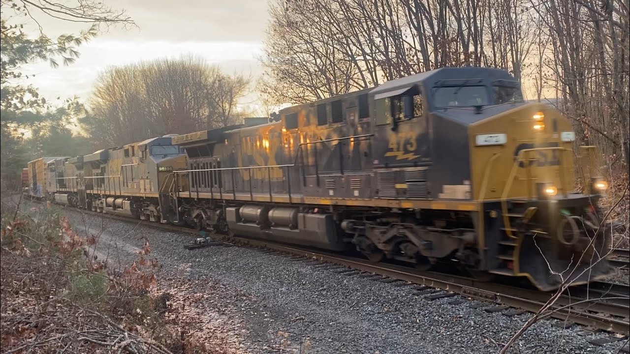 CSX M426 almost meets M439 with just 5 min difference has a good size ...
