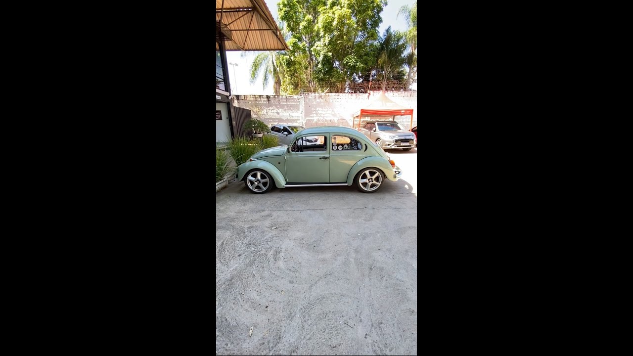 Fusca 1300 L 1983, com rodas de Porsche e interior do Golf GTi! - YouTube