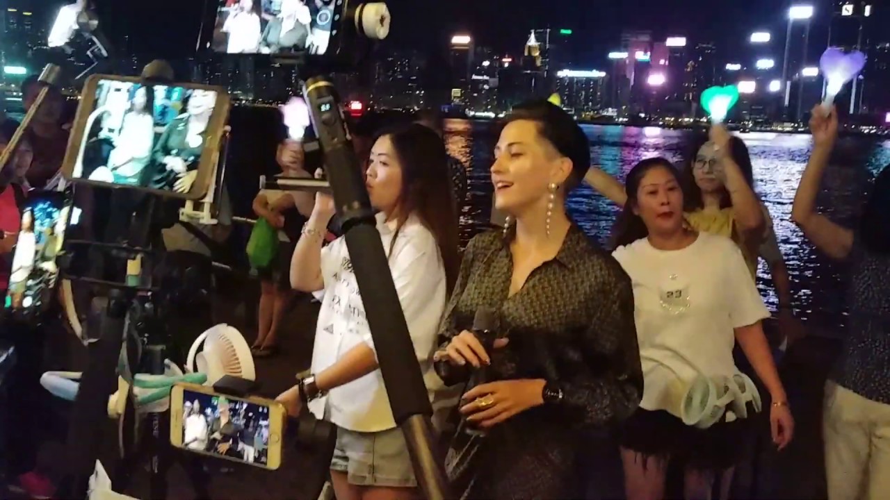 Foreign singing Beautiful chinese song Hong kong - YouTube