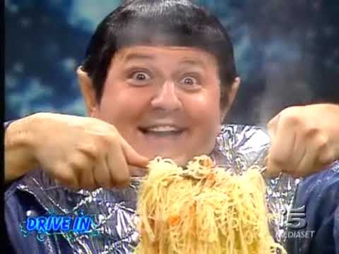 Teo Teocoli Massimo Boldi e Tinì Cansino - Bold Trek (Drive In - 1987)