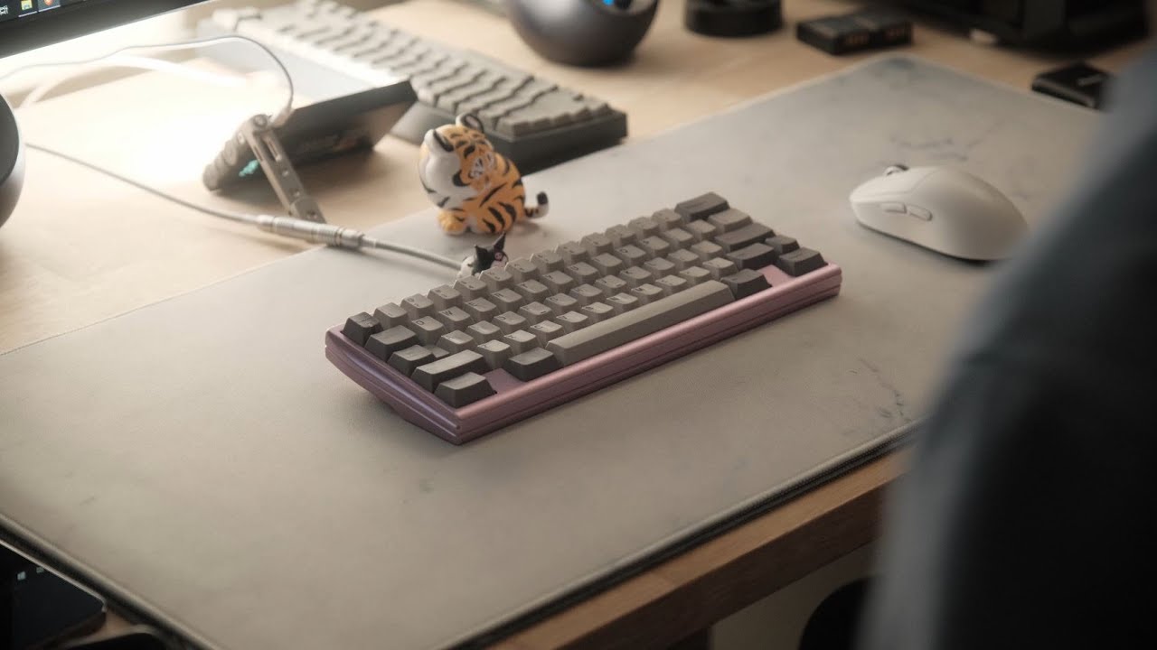 [4K] Empyrean mini with 'New' Nixies Typing Test ASMR - YouTube