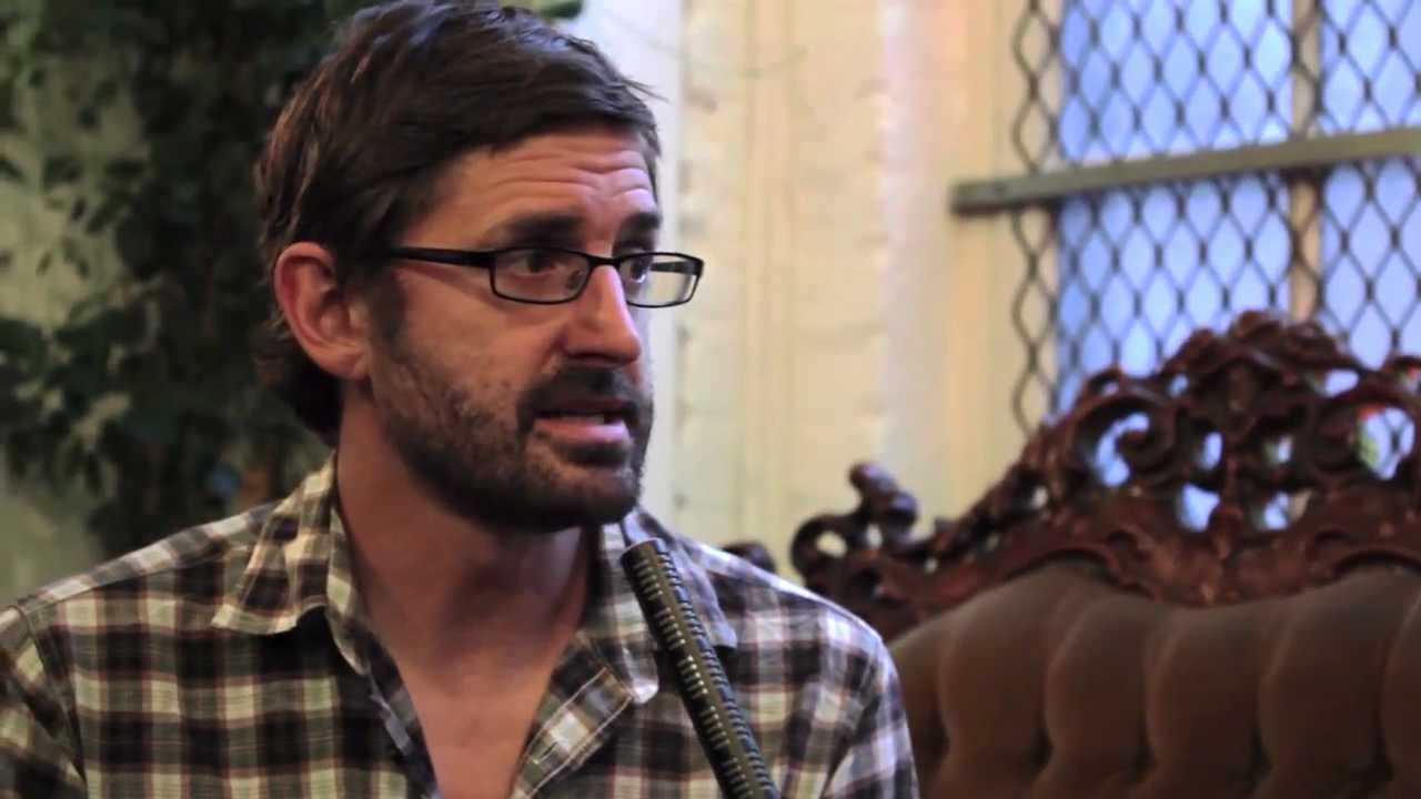Izzy Lawrence interviewing Louis Theroux for MTV Voices - YouTube