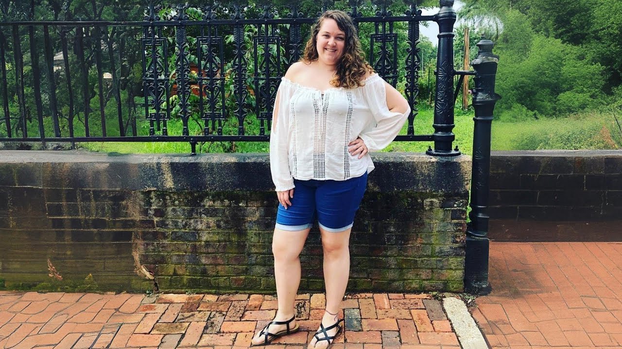 Leslie Sidora~Glamorous Curvy Plus Size Models Biography~Big Models ...