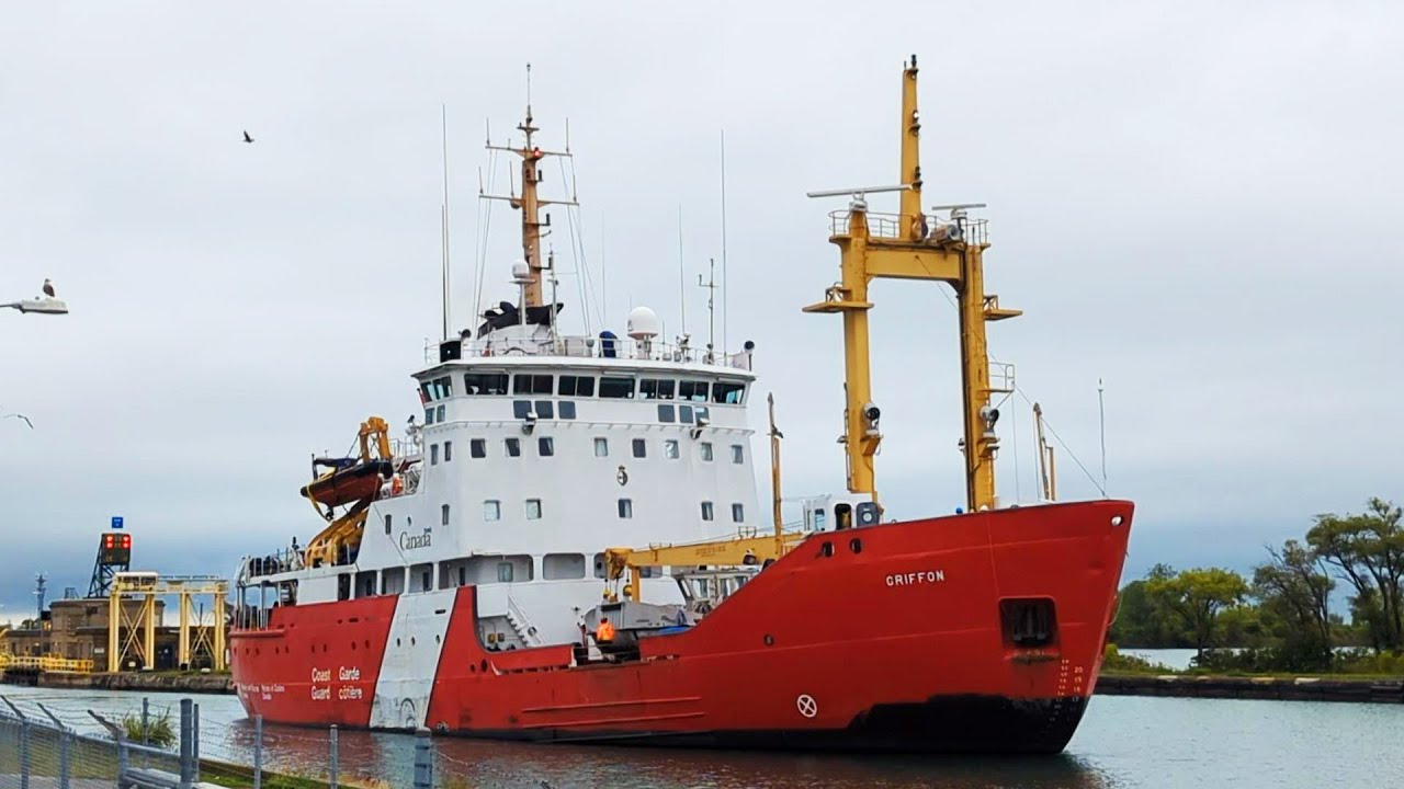 CCGS Griffon Upbound between Locks 6&7 Aug 31, 2024 - YouTube