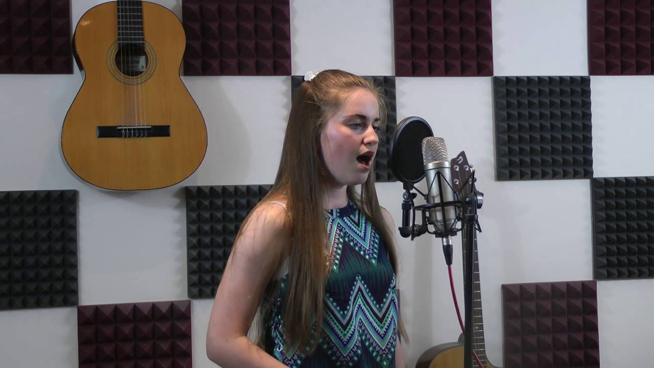 Amy Chester- Crazy/Gnarls Barkley - YouTube