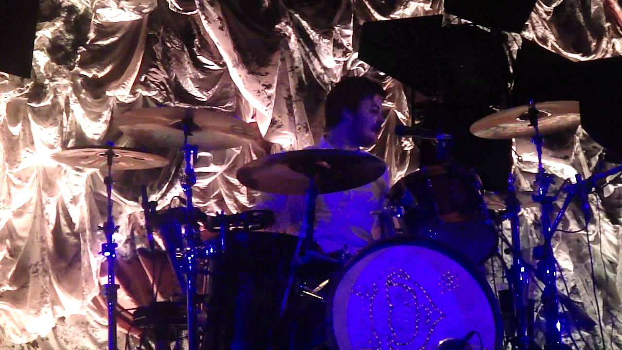 Spencer Smith drumming - YouTube