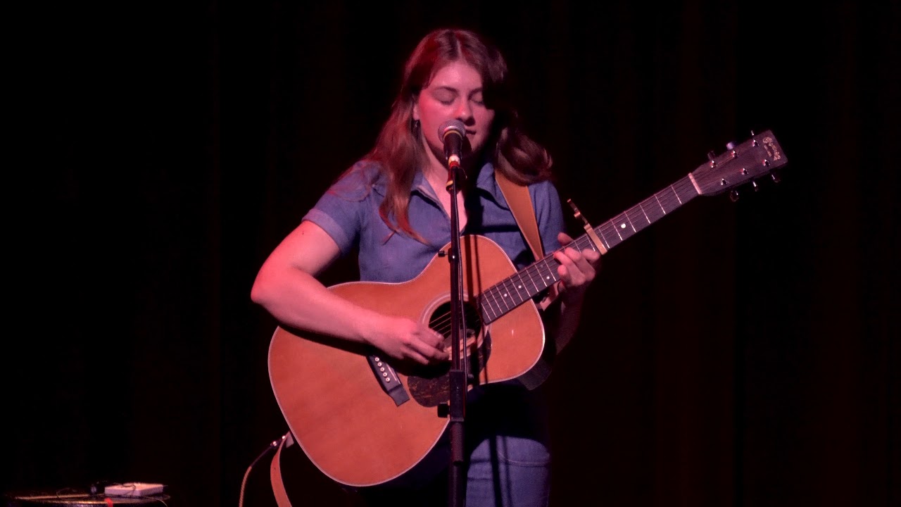 Kate Rhudy - The Only Pretty Thing in Texas - YouTube