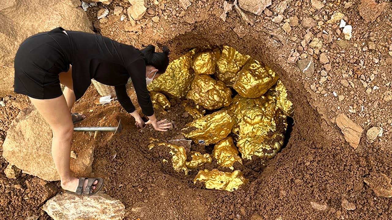 Amazing Looking for Treasure GOLD Under Stone By Smart Dog - Real ...